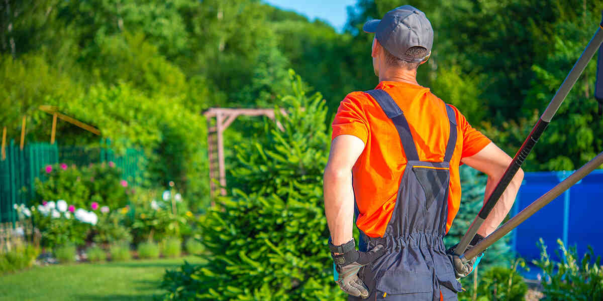 Powerful Benefits of Uniforms for Landscaping Employees